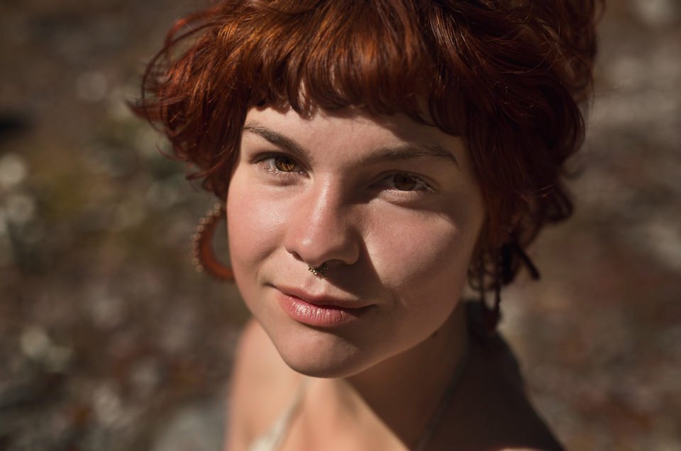 Alina The Red Tiger Eyes – De La Palma